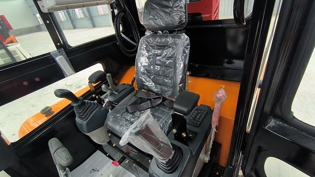 Hydraulic excavator HQ30 with Kubota engine, HQ30 crawler excavator with CE